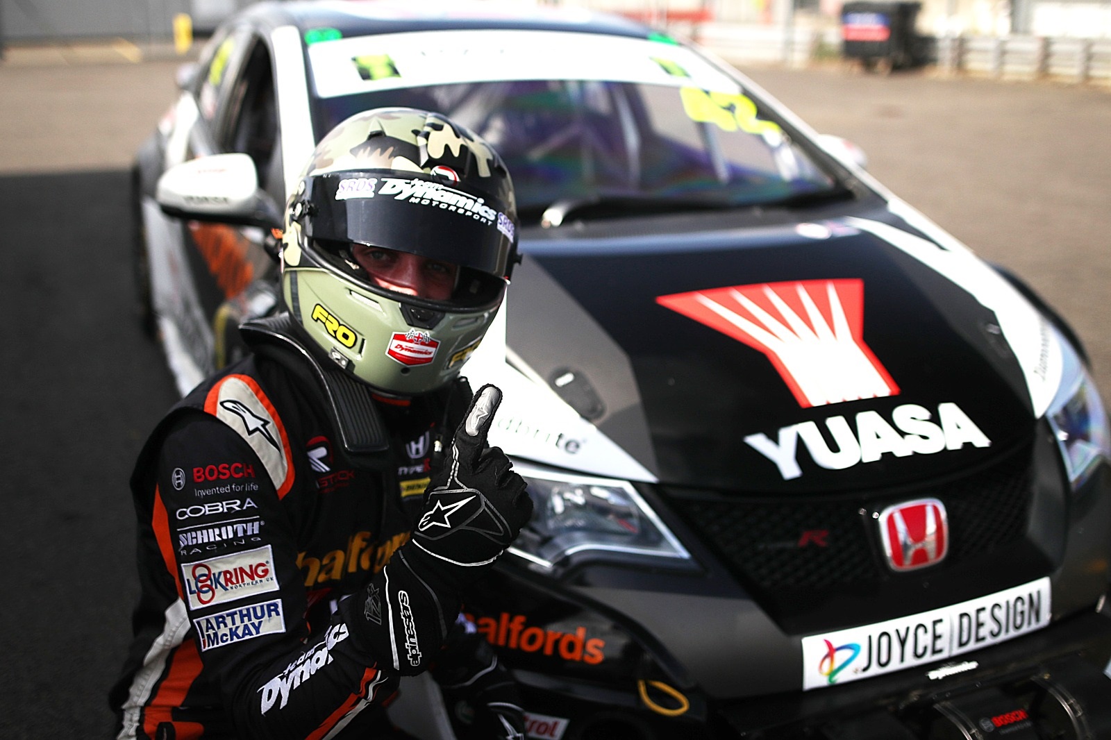 Henry Neal Leads Dan Kirby After Intensely Close Qualifying - TCR UK