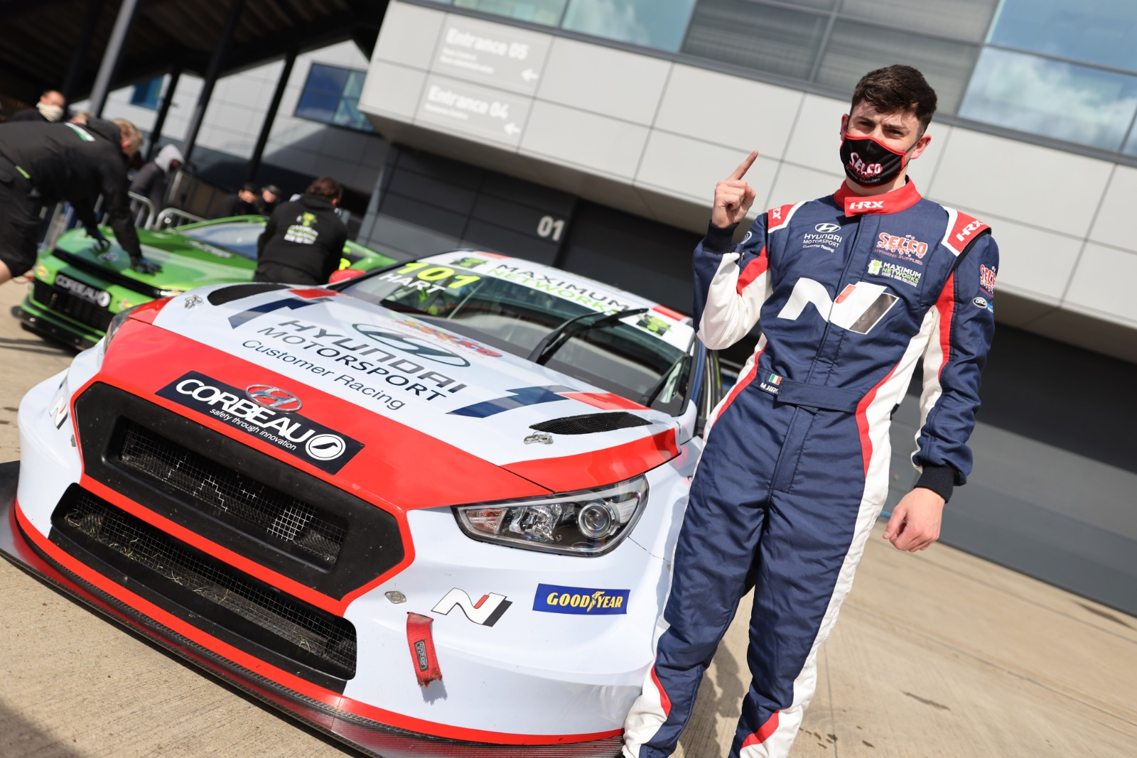 Max Puts his Hart into it to Snatch Pole from Kent Duo - TCR UK