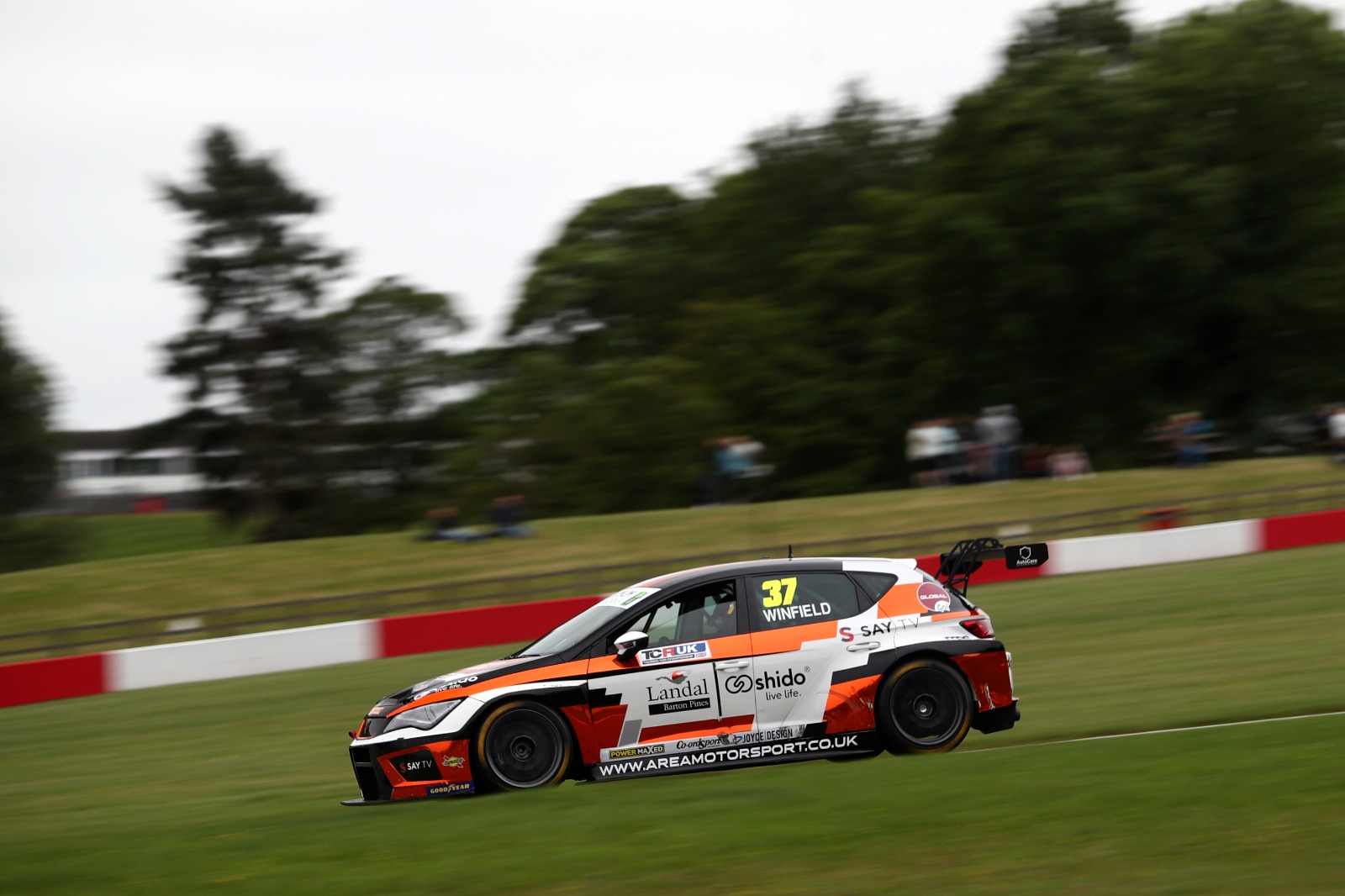 Winfield takes pole for race one as Lewis Kent suffers in Qualifying ...