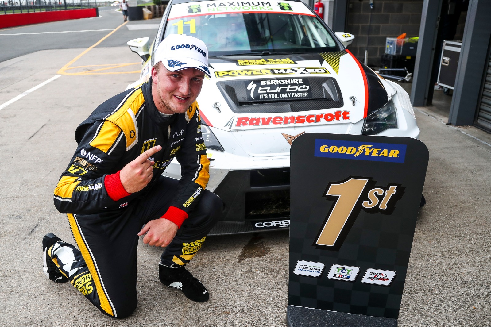 Constable takes race two win with move of the race at Donington - TCR UK