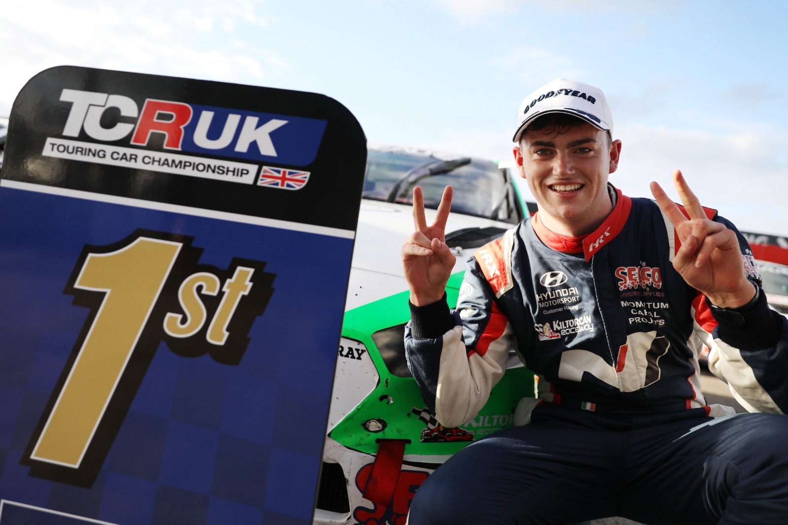 Hart doubles up with second win at Donington Park - TCR UK