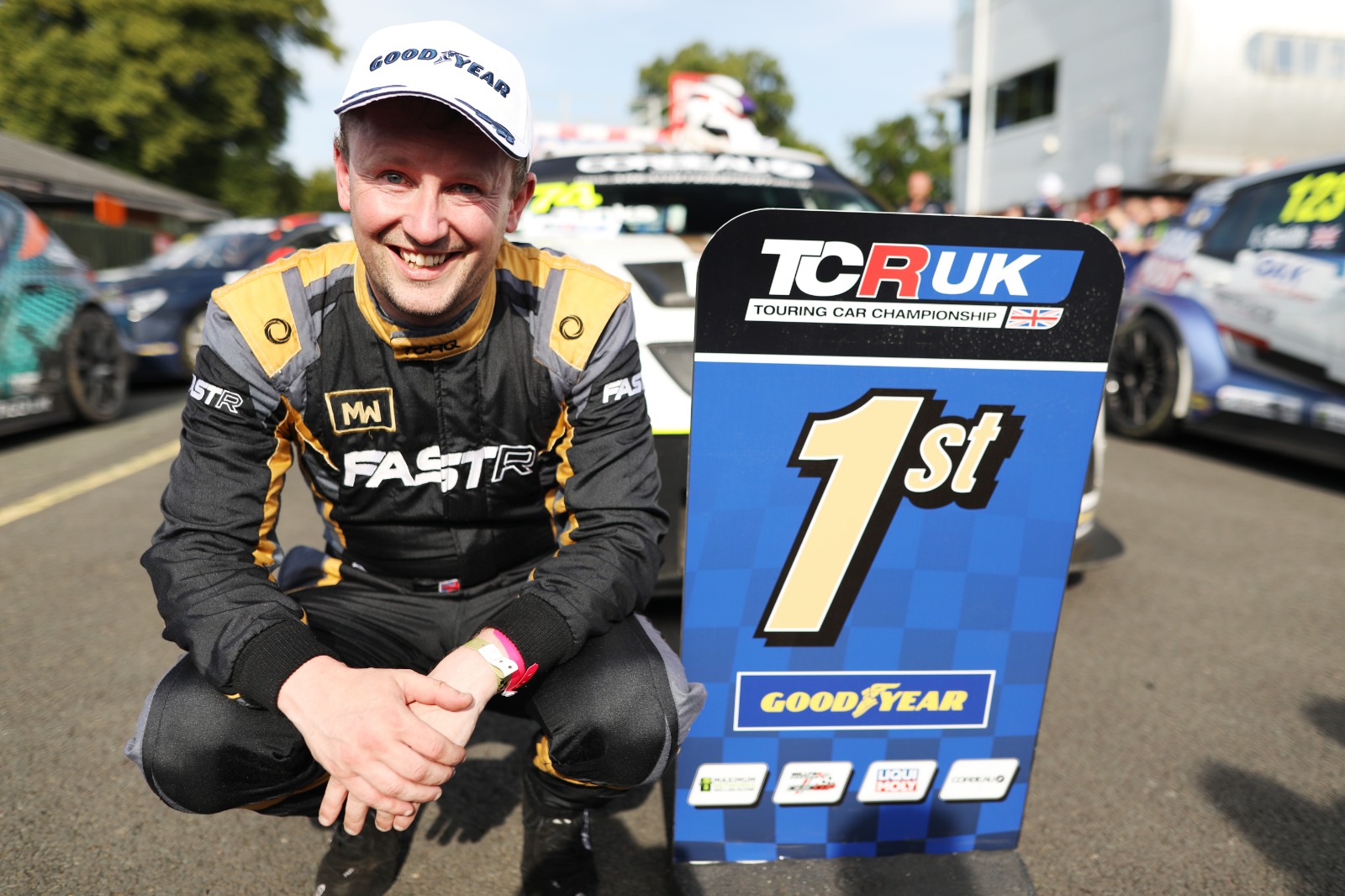 Jamie Tonks takes maiden TCR UK victory in Oulton Park thriller - TCR UK