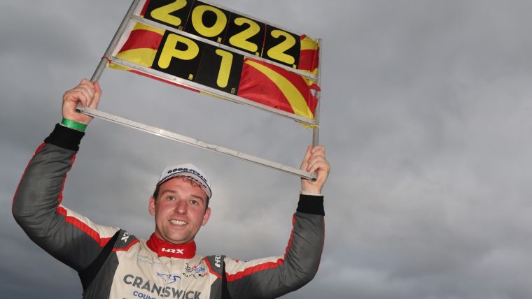 Lewis Kent wins 60th TCR UK race as Chris Smiley is crowned 2022 TCR UK ...