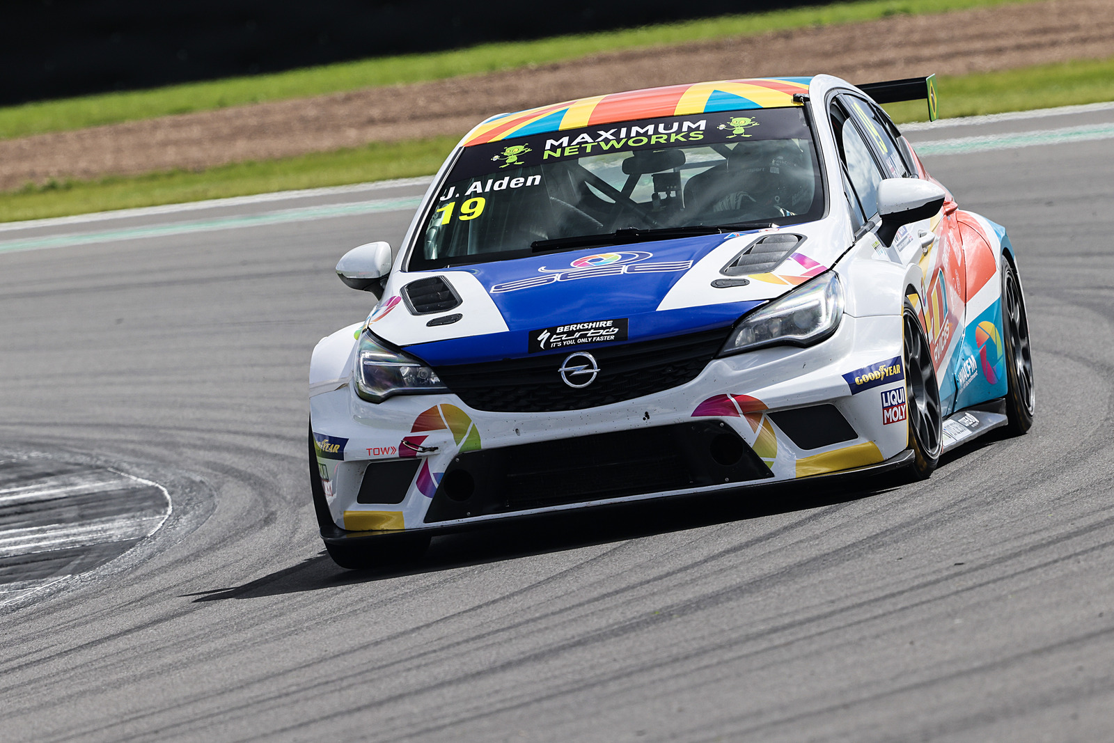 Jeff Alden gets set for full-season 2024 TCR UK campaign - TCR UK