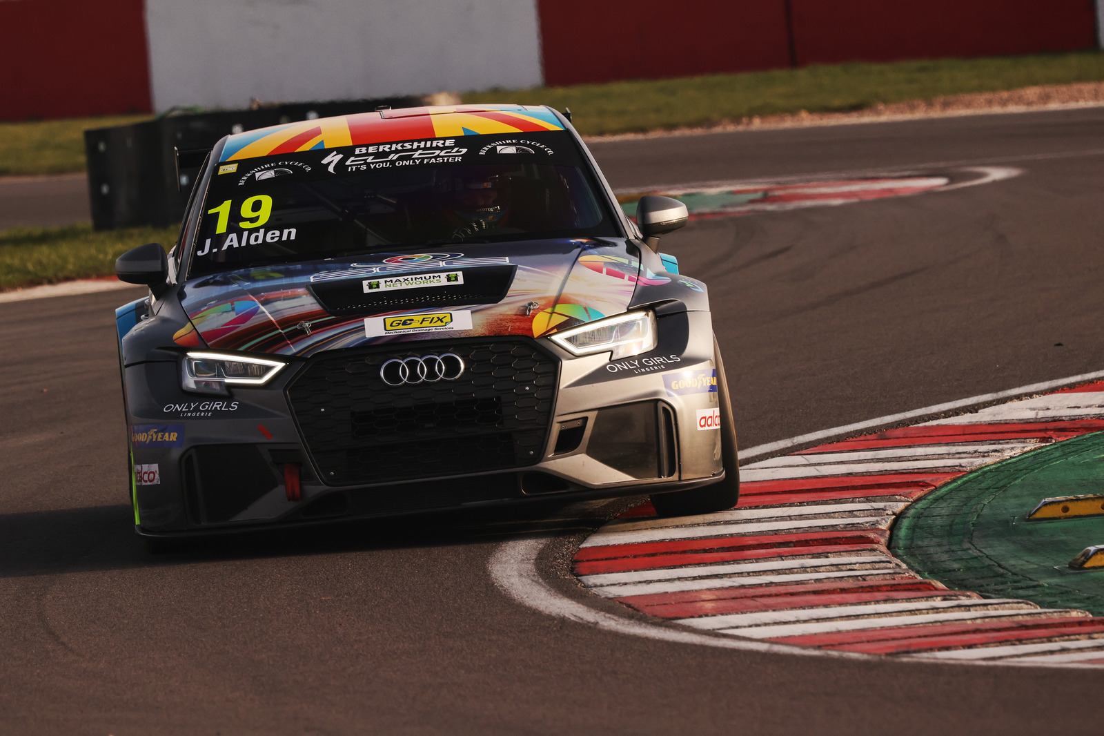 One-off race weekend incentive introduced for the 2025 TCR UK season - TCR UK